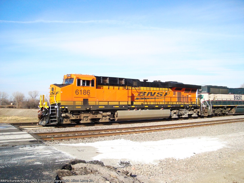 BNSF 6186 west